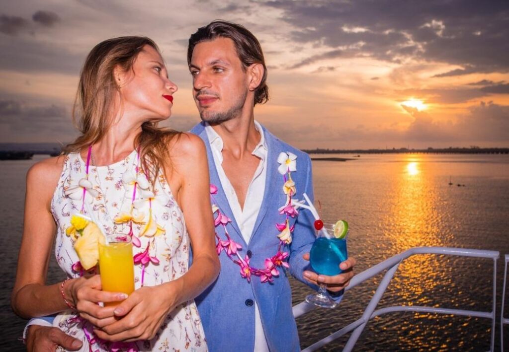 Sunset Dinner Cruise Bali - Makan Malam Romantis di Atas Kapal ...